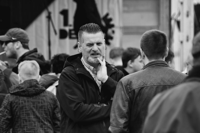 der rechte rand -- Gewalt, RechtsRock und Kommerz - der rechte rand