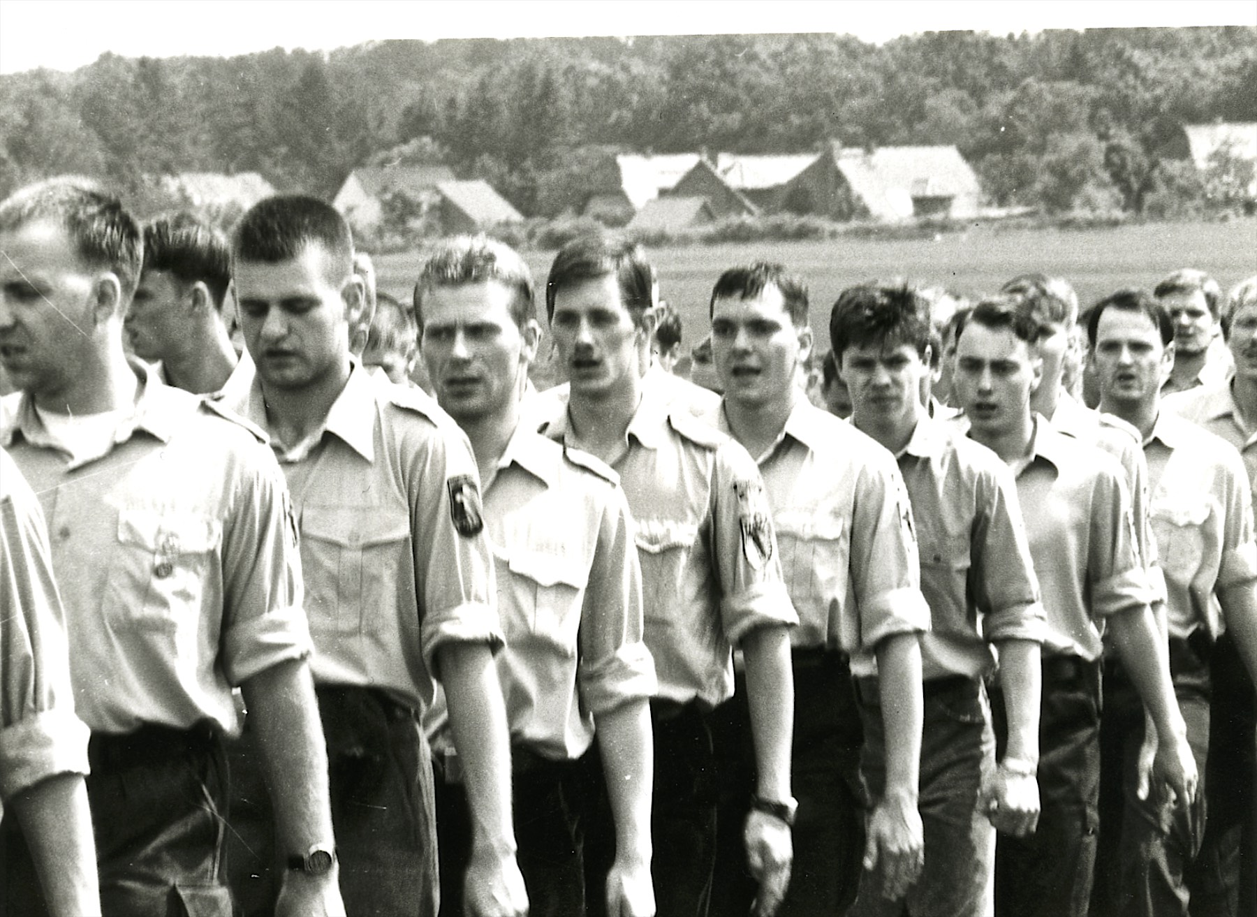 der rechte rand -- Gewalt, RechtsRock und Kommerz - der rechte rand