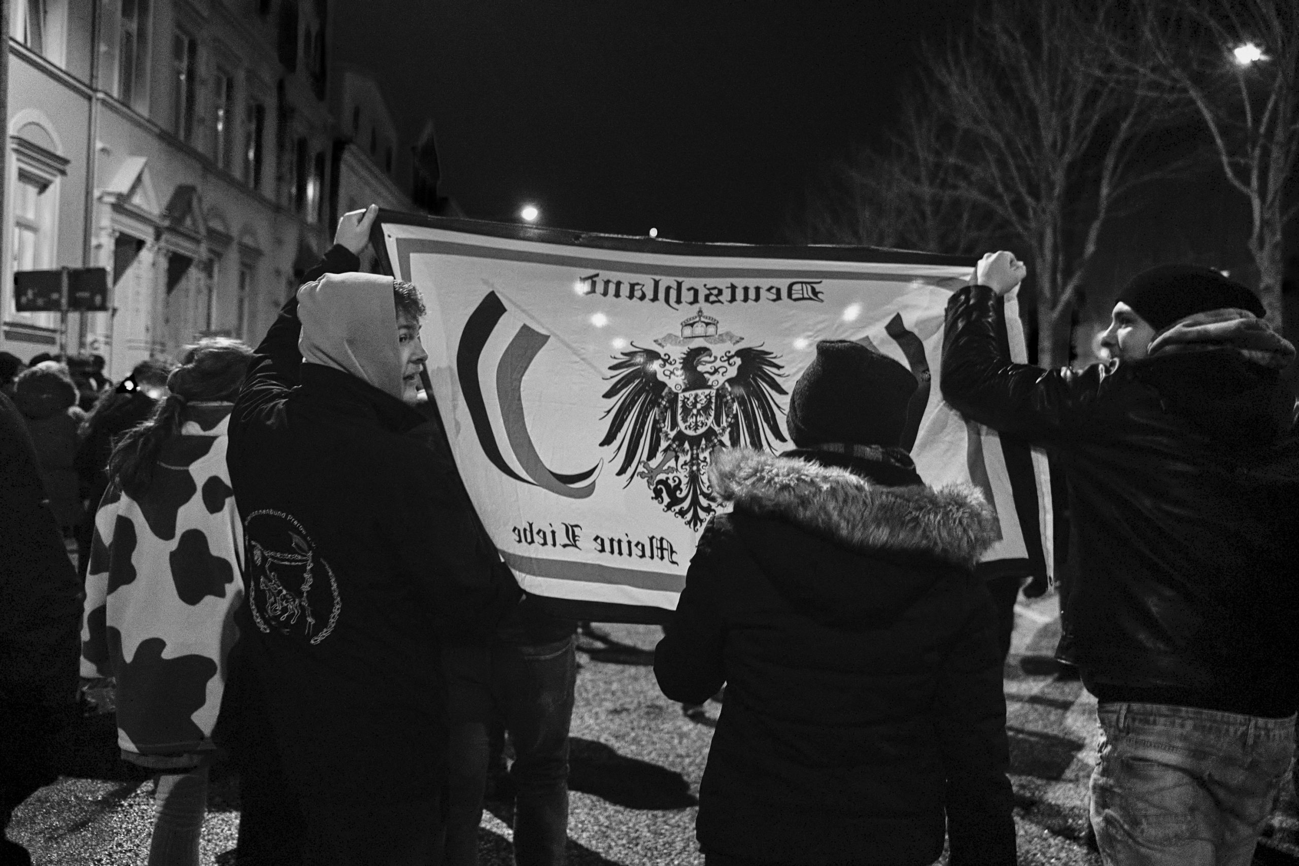 der rechte rand -- Abflauendes Lauffeuer und Radikalisierung - der ...